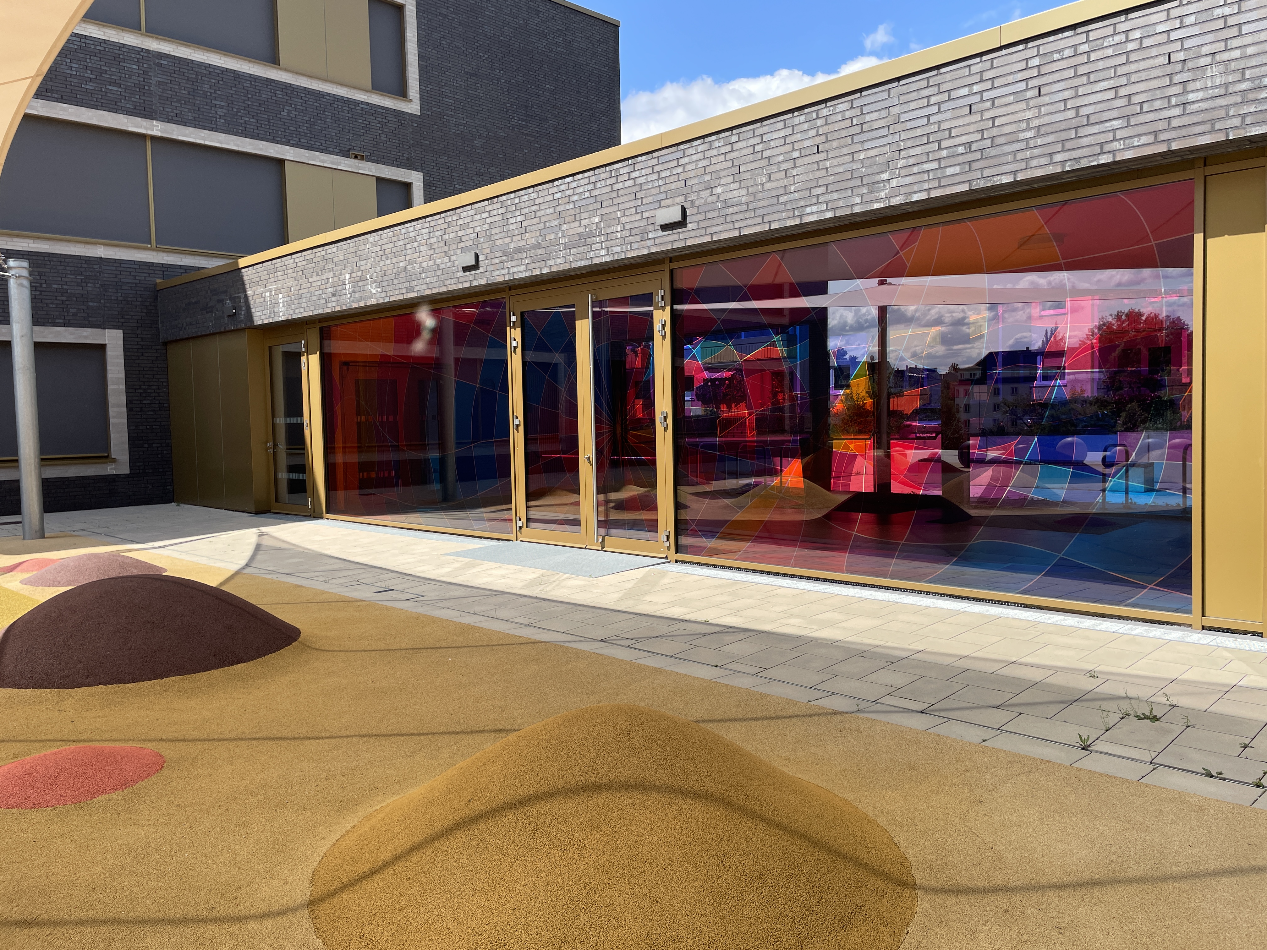 Art on the building: "Glass balloon" artwork inaugurated: Chemnitz.de