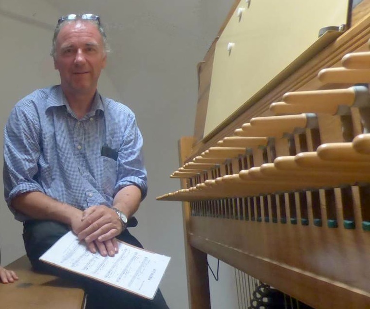 Marc van Eyck plays on the Chemnitz tower carillon: Chemnitz.de